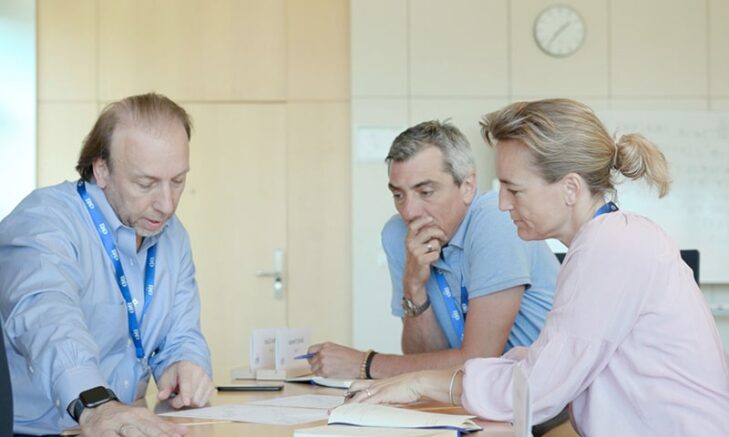 Senior executive training to develop breakthrough ideas