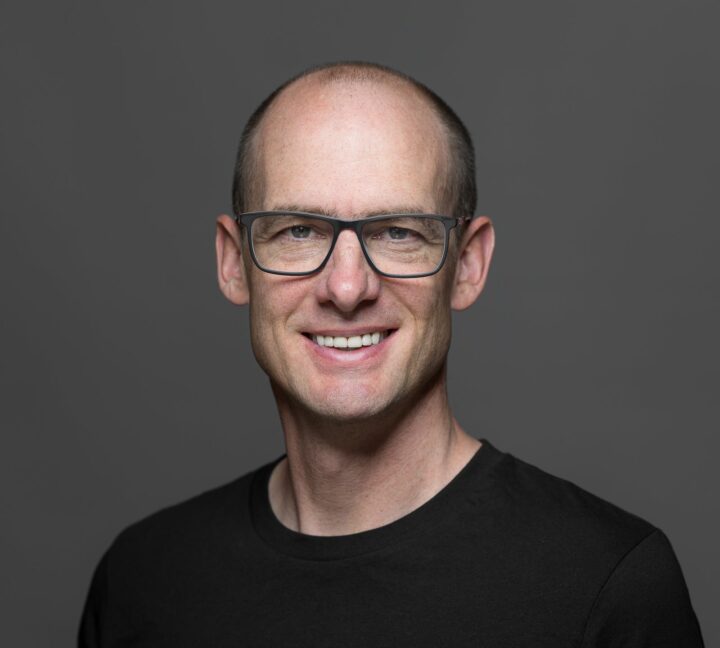 Why do the biggest headlines go to the worst leaders? - I by IMD